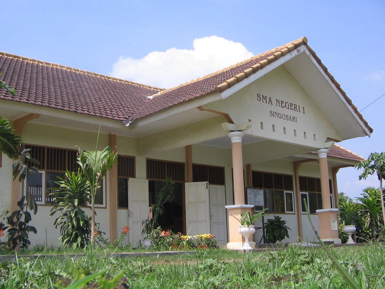 SMANESI: SEJARAH SMA NEGERI 1 SINGOSARI