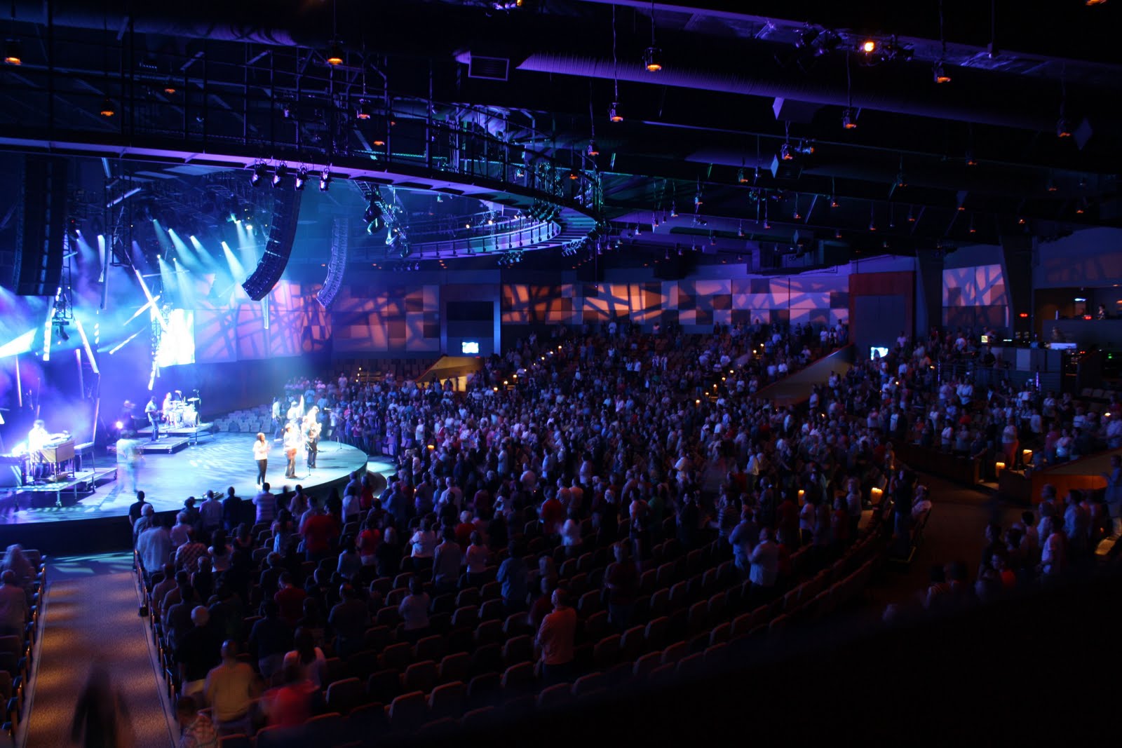 OSU Photojournalism: Final: The Family of a Mega-Church