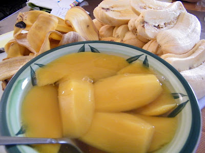 adobongblog: Turon with mango