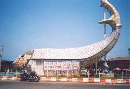 The Talentless Hero: COOL BUILDINGS!