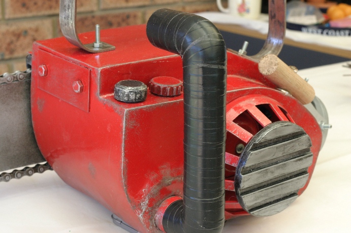CottonSpool: Evil Dead Replica Chainsaw. It's a Faux-saw!