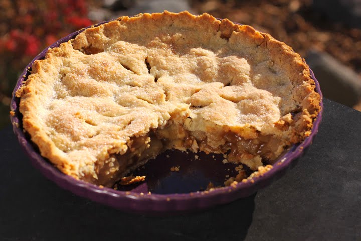 The Cooking Photographer: Golden Apple Pie with Maple Syrup and ...