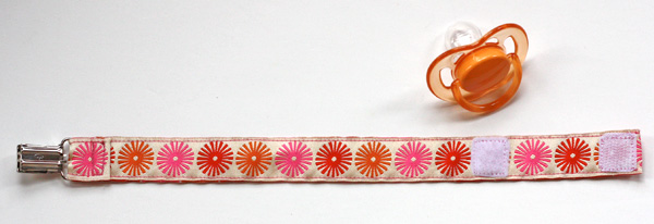 How to make pacifier clips with ribbon | How About Orange