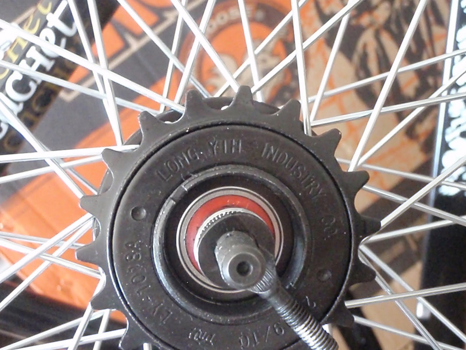 Bike Snob NYC: BSNYC Product Review: Walmart's Mongoose Cachet "Fixed ...