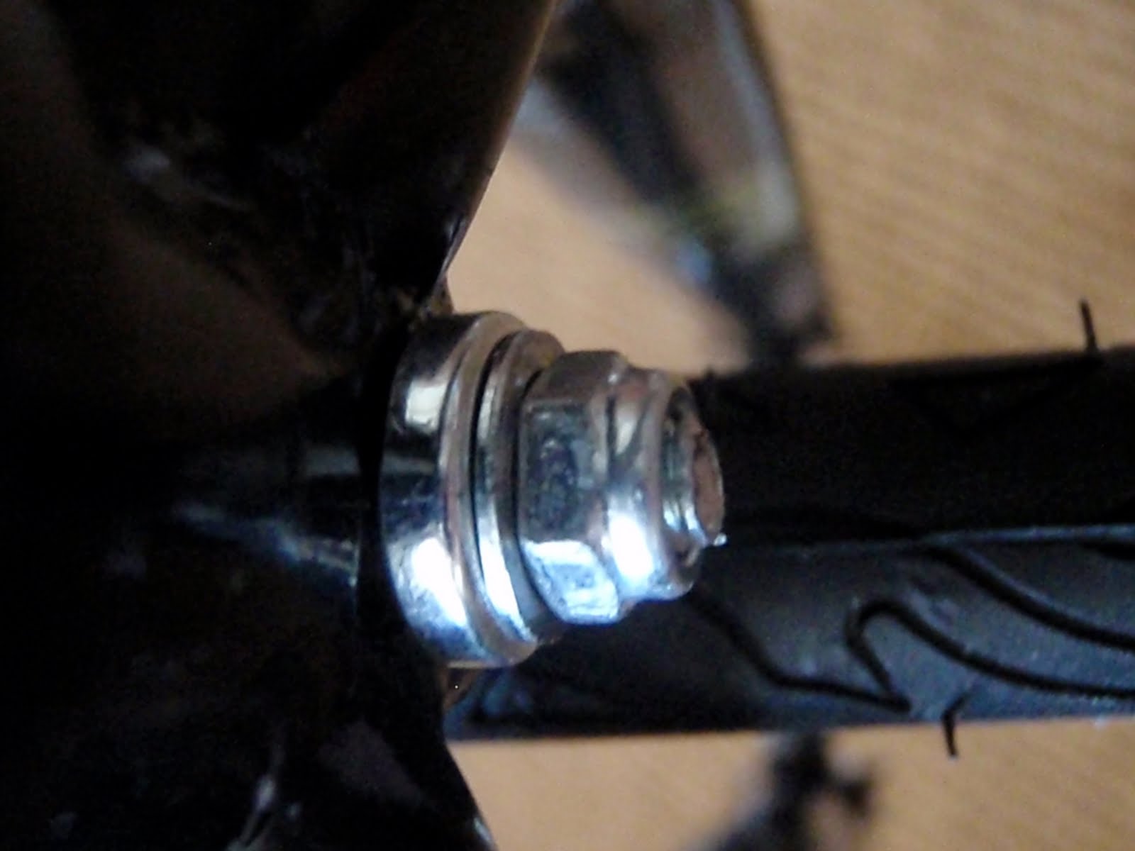 Bike Snob NYC: BSNYC Product Review: Walmart's Mongoose Cachet "Fixed ...