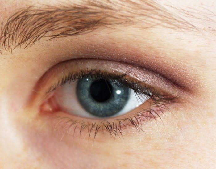 theNotice - An eye that (gasp!) isn't mine - theNotice