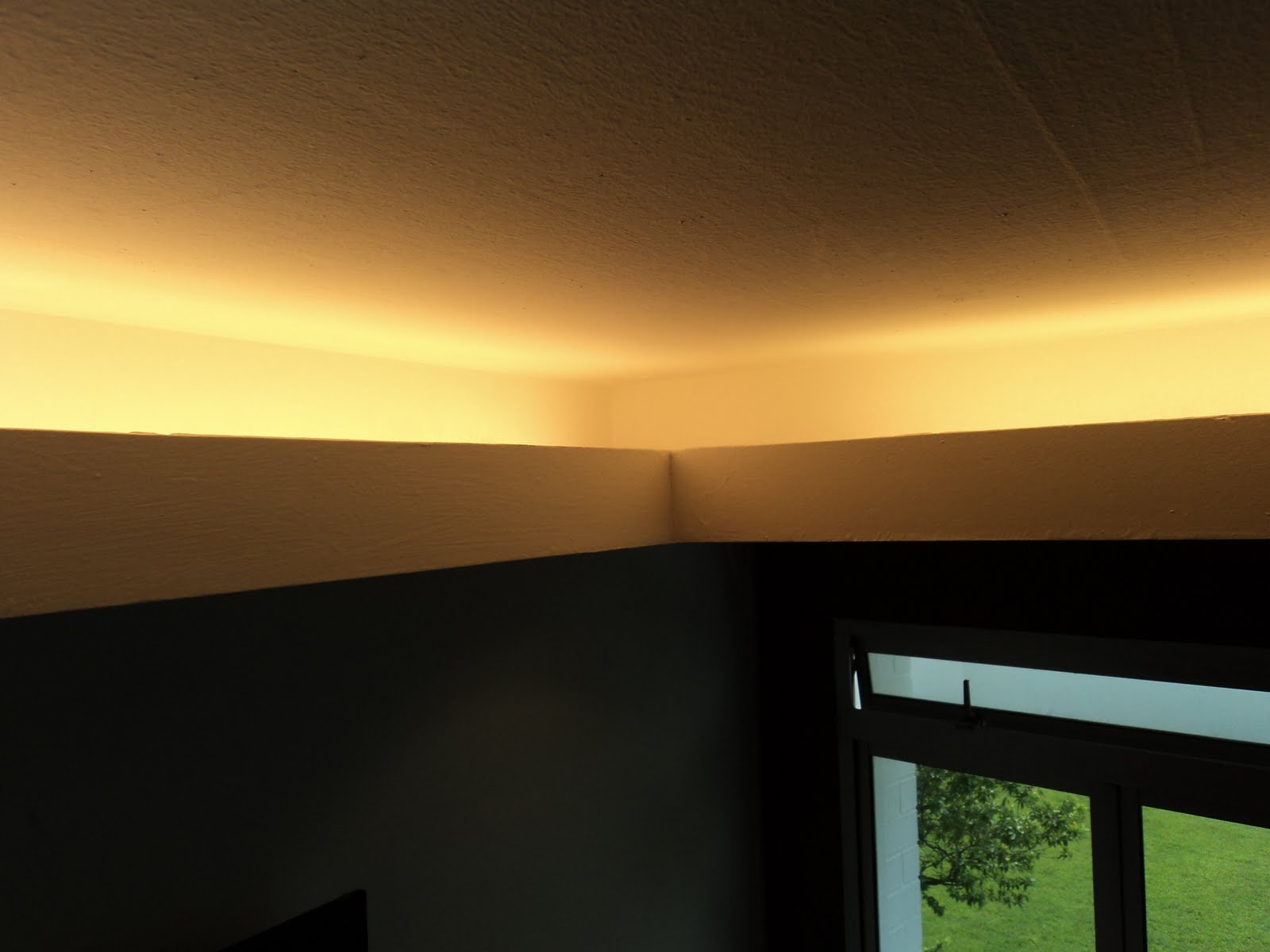 AhChui: Conceal Lighting and Light Pelmet