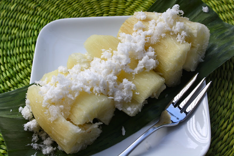 Steamed Tapioca With Sugar And Coconut