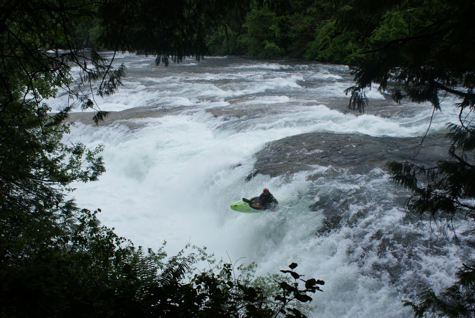 KAYAK4play News: Puntledge River, Vancouver island, BC, Canada
