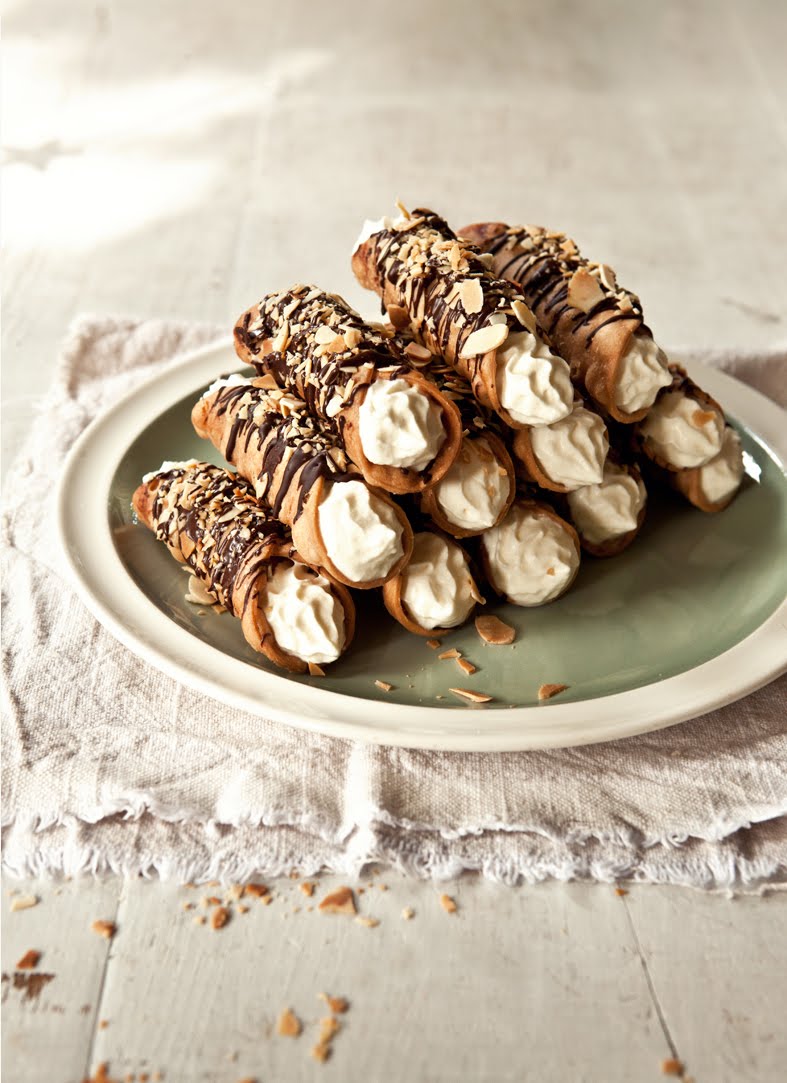 Better in Heels: Cannolis Cannolis