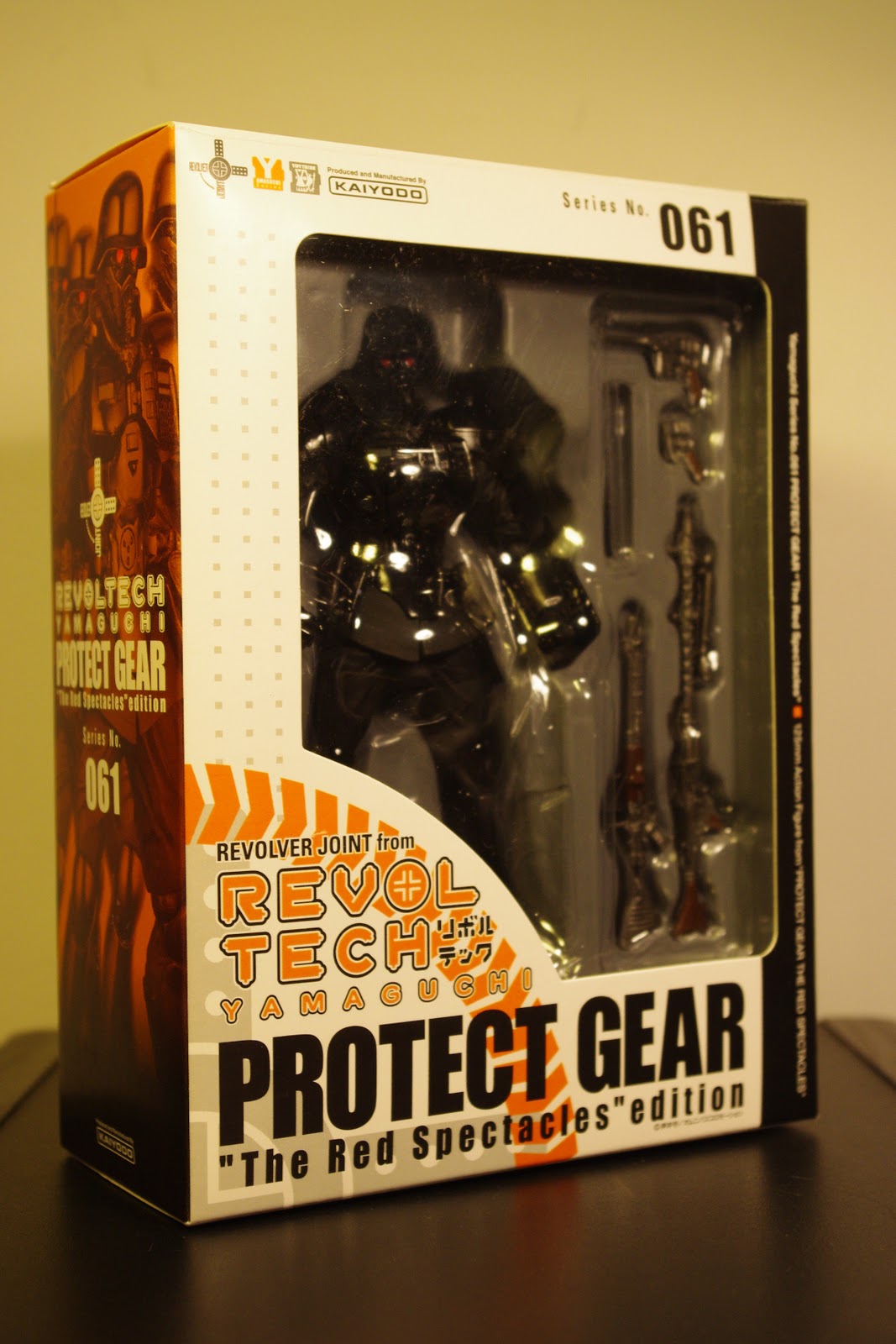 Na Boca Do Lobo: The Red Spectacles', figura da Kaiyodo