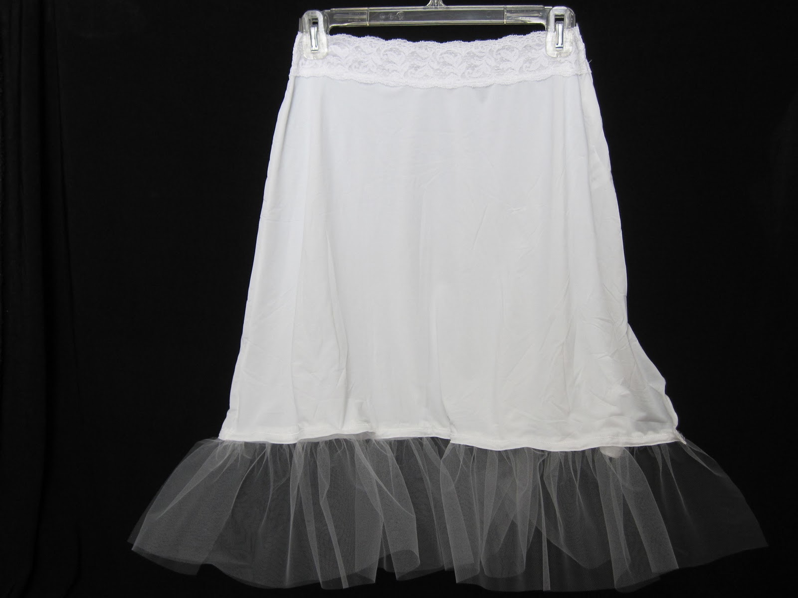 Dang Good Finds.com: Under-Skirt Tutorial