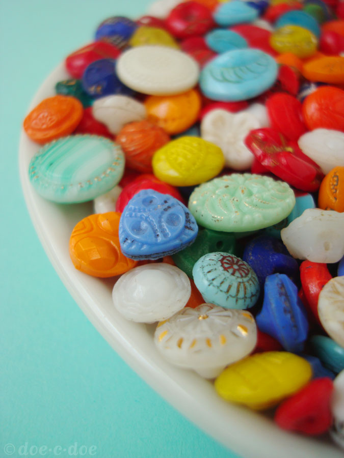 doe-c-doe: little glass buttons