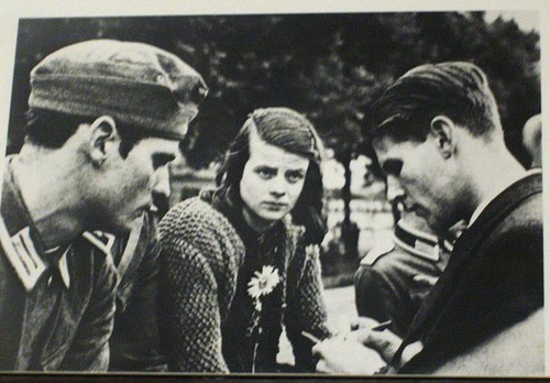 Fiona Bernard: Sophie Scholl and The White Rose.