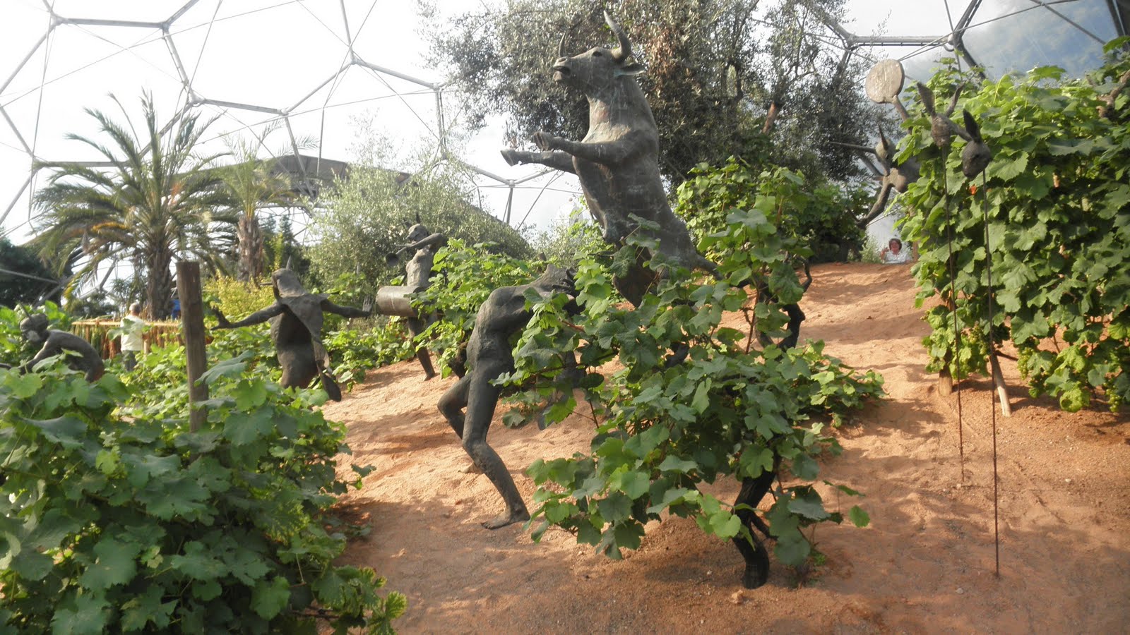 Glad Nomad: A Visit to the World's Largest Bio-domes