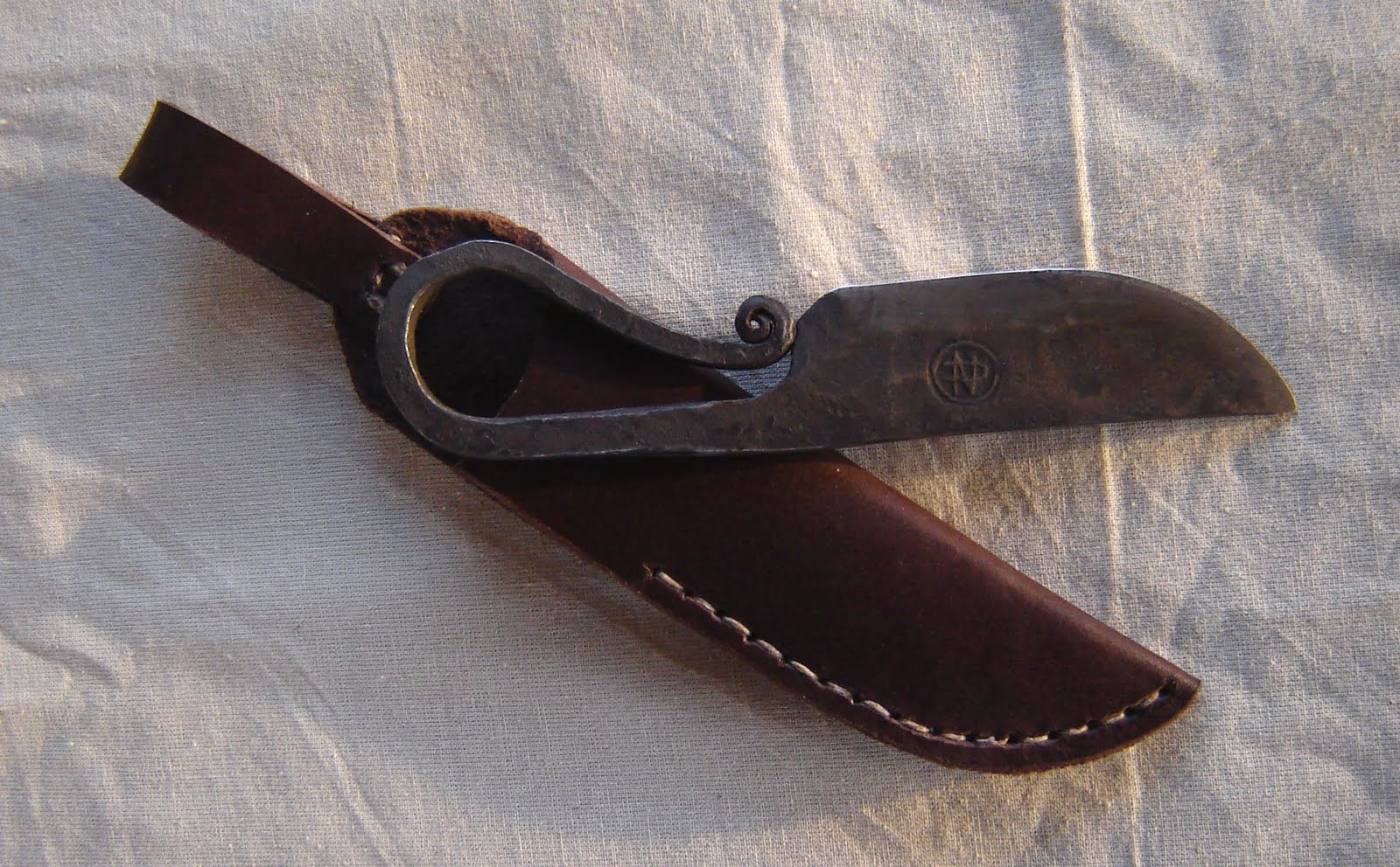 iron-craft: cutite cu teaca din piele