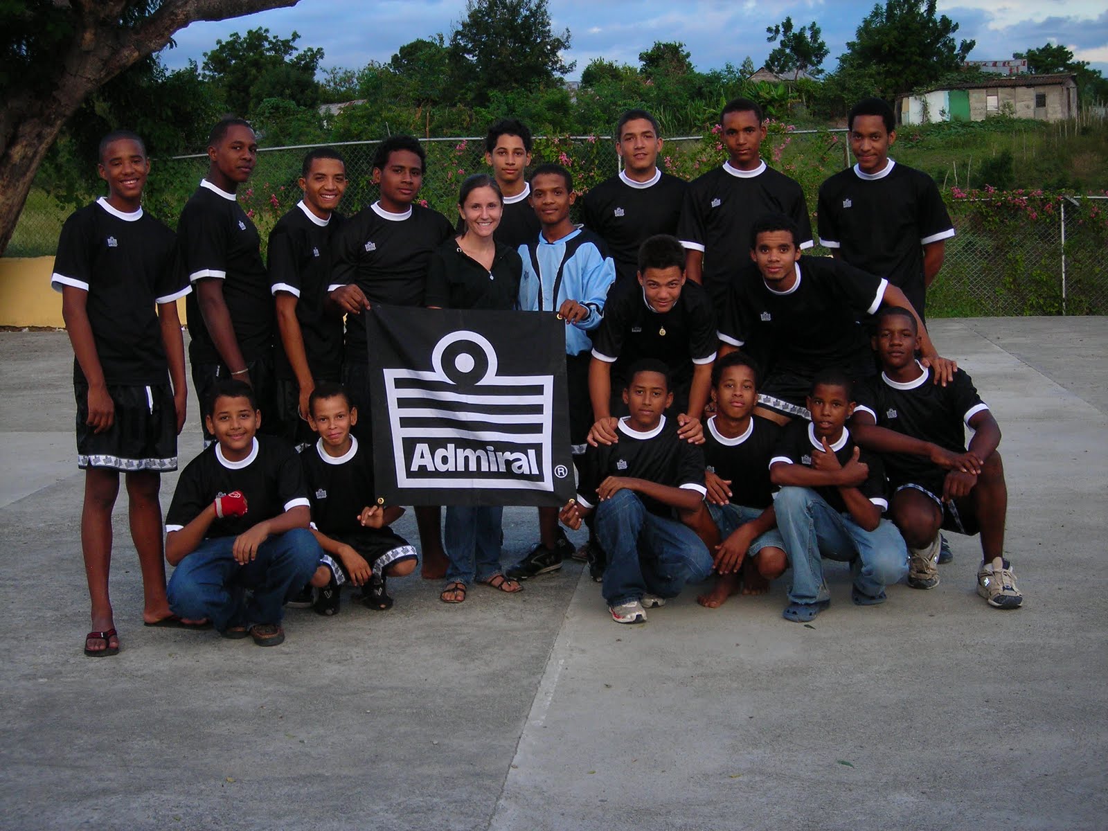 La Republica Dominica, Peace Corps: The soccer team's new uniforms