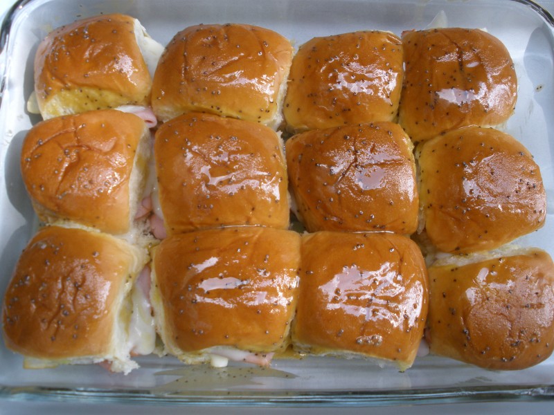 Plates & Places: Baked Ham and Cheese Mini Sandwiches