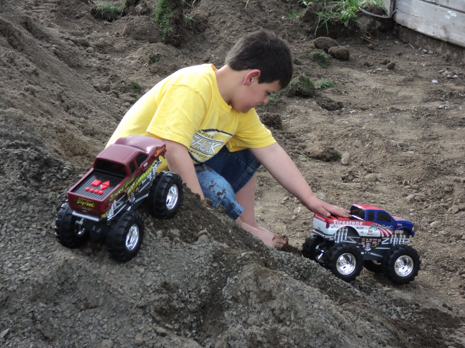 Mud Bogging: Can Go Mud Truck Racing!