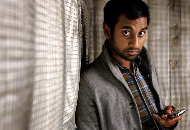 Gossip_dance: Aziz Anzari Jokes About Rob's Hair and Taylor's Abs