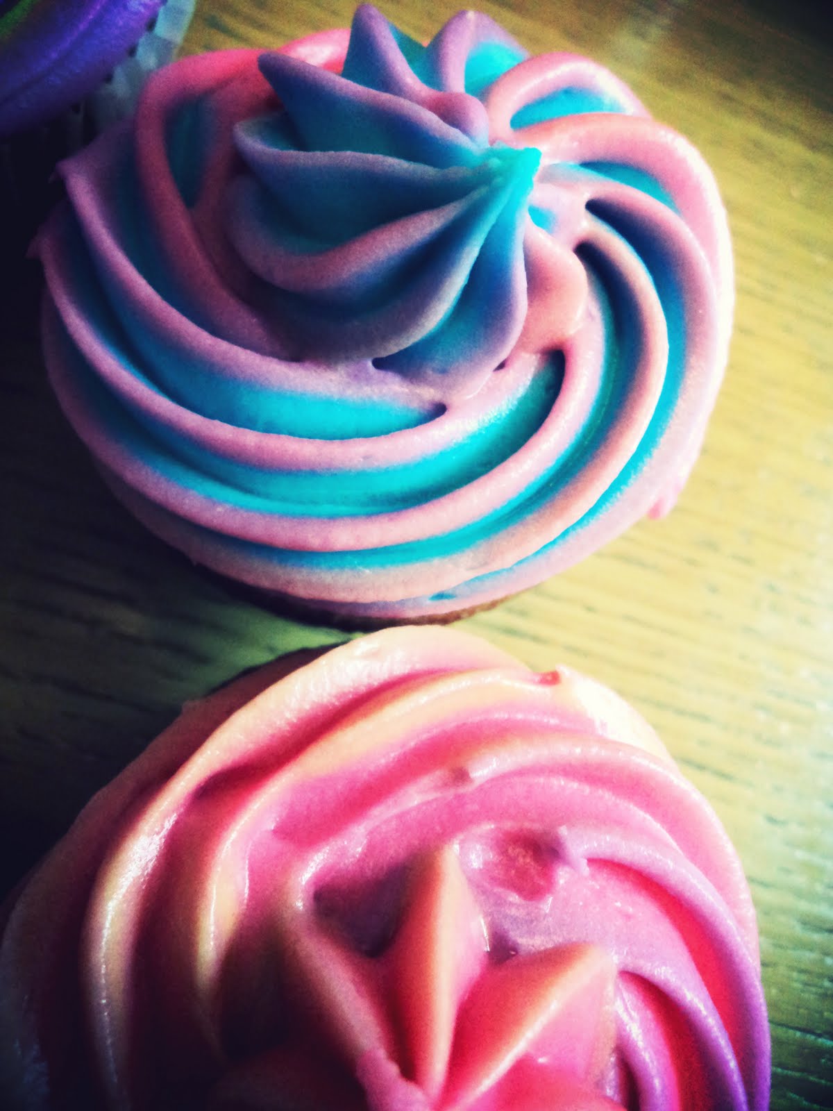 Lolita: ..psychedelic cupcakes..