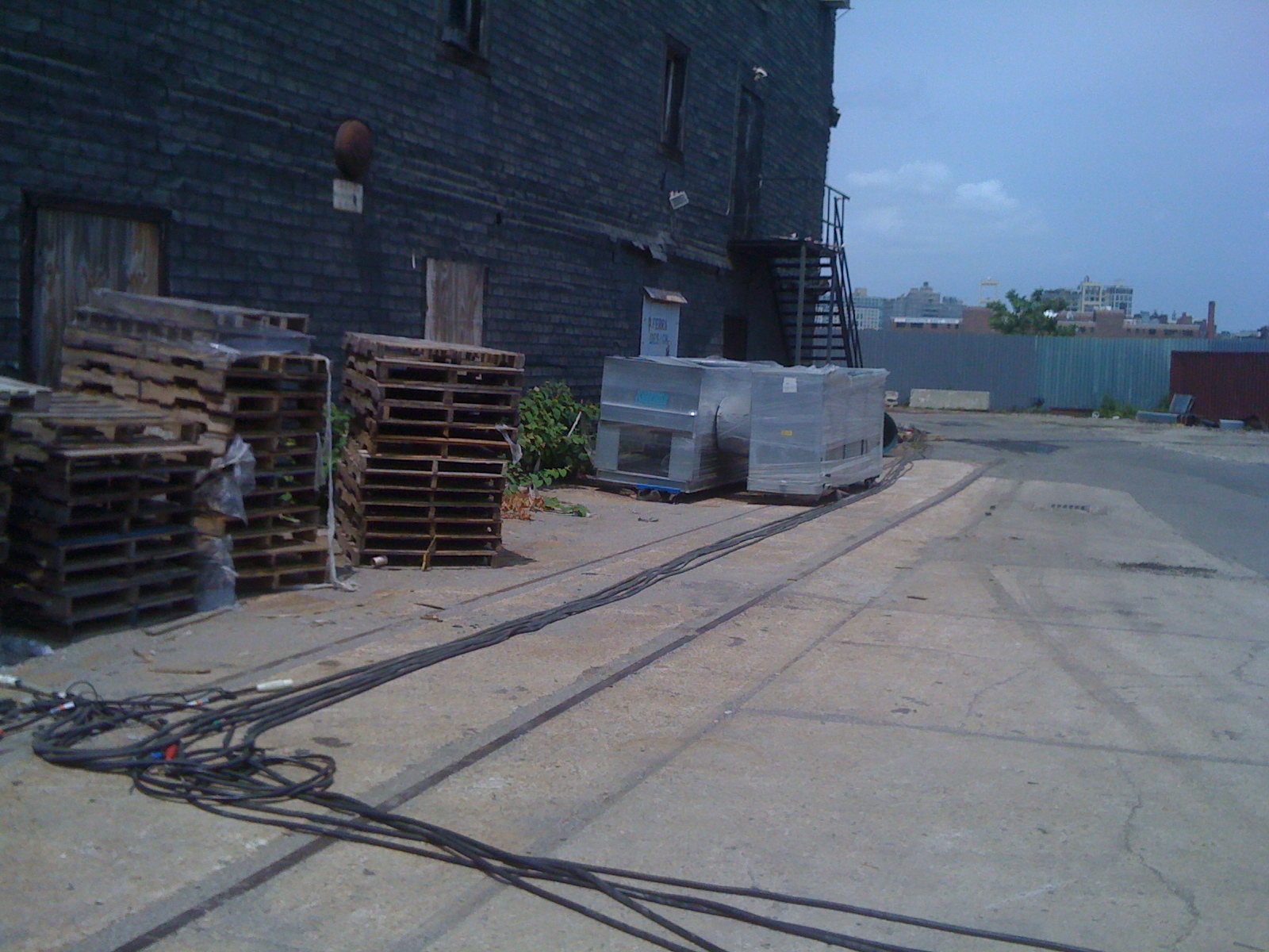Pallet City: Constructing Pallet City: Prep weekend at the Brooklyn ...