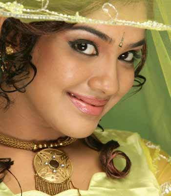 sandhya | sandhya wallpapers download | hot sandhya | sandhya in saree ...