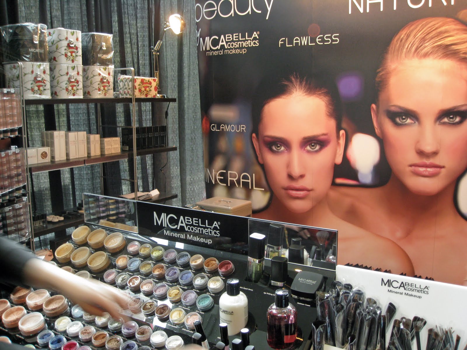 Nunu will blog for chicken wings.: IMATS Vancouver 2010 Part 1