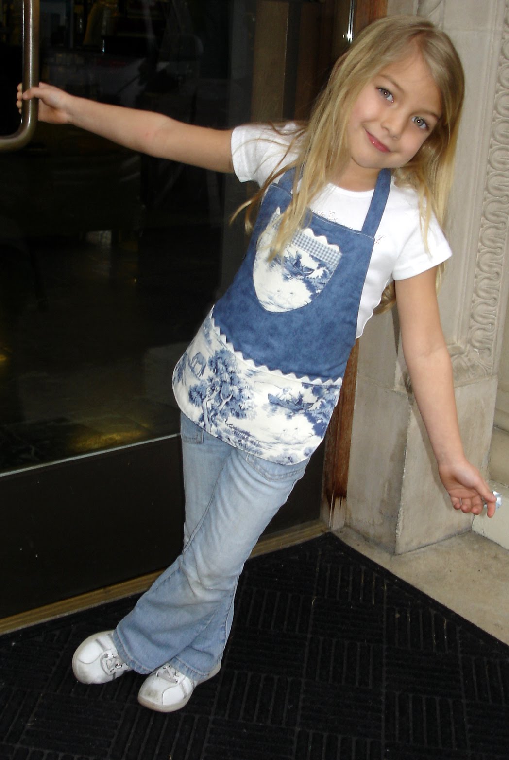 Over The Top Aprons: Top 'Mini' Model .... LuLu