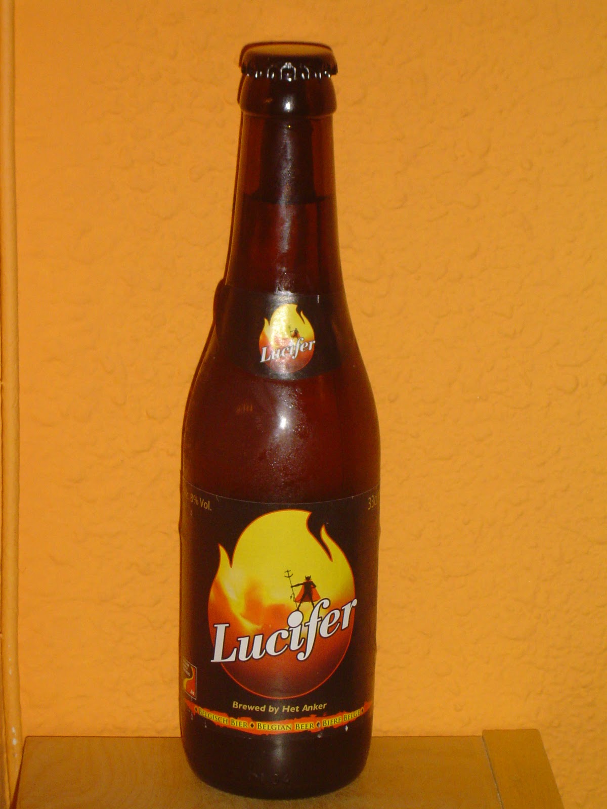 Coleccionando cervezas: Lucifer
