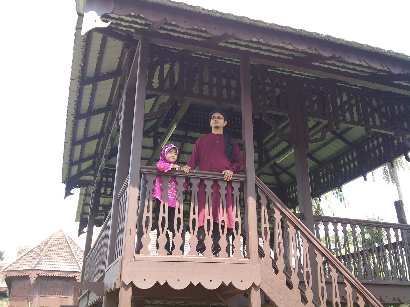 Bermesra Dengan Kebenaran Mutlak: Ke Kompleks Pasir Salak (Mei 2010)