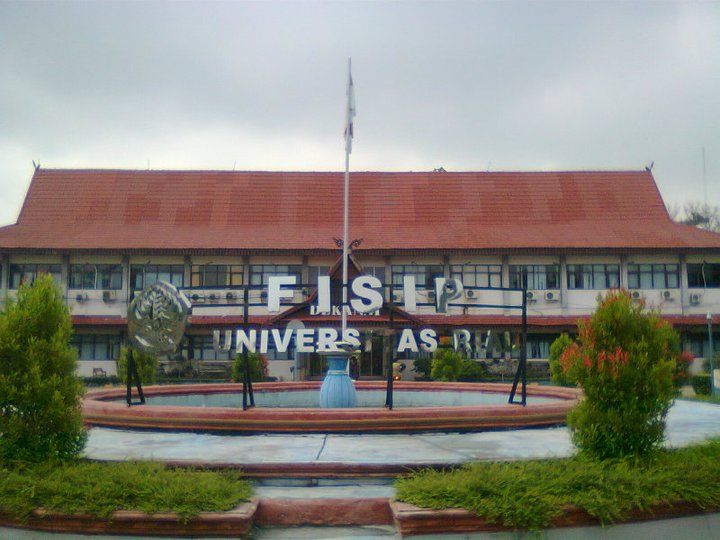 Sebelum itu , kita pelajari dulu yuk sejarah Fisipol UNRI