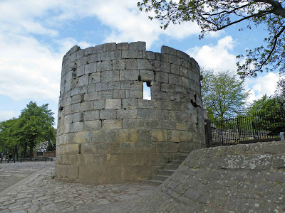 The castles, towers and fortified buildings of Cumbria: August 2010