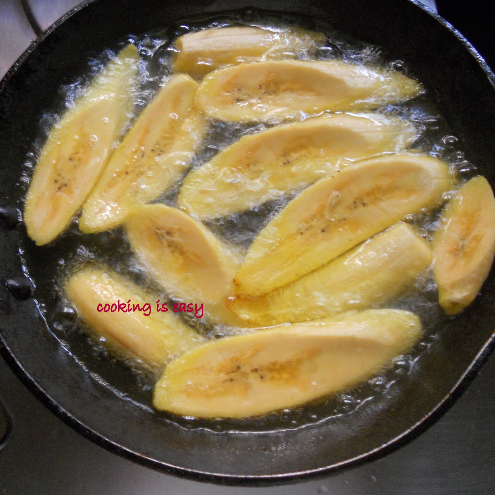 Ethakka varuthathu/Banana fritters. | Cooking Is Easy