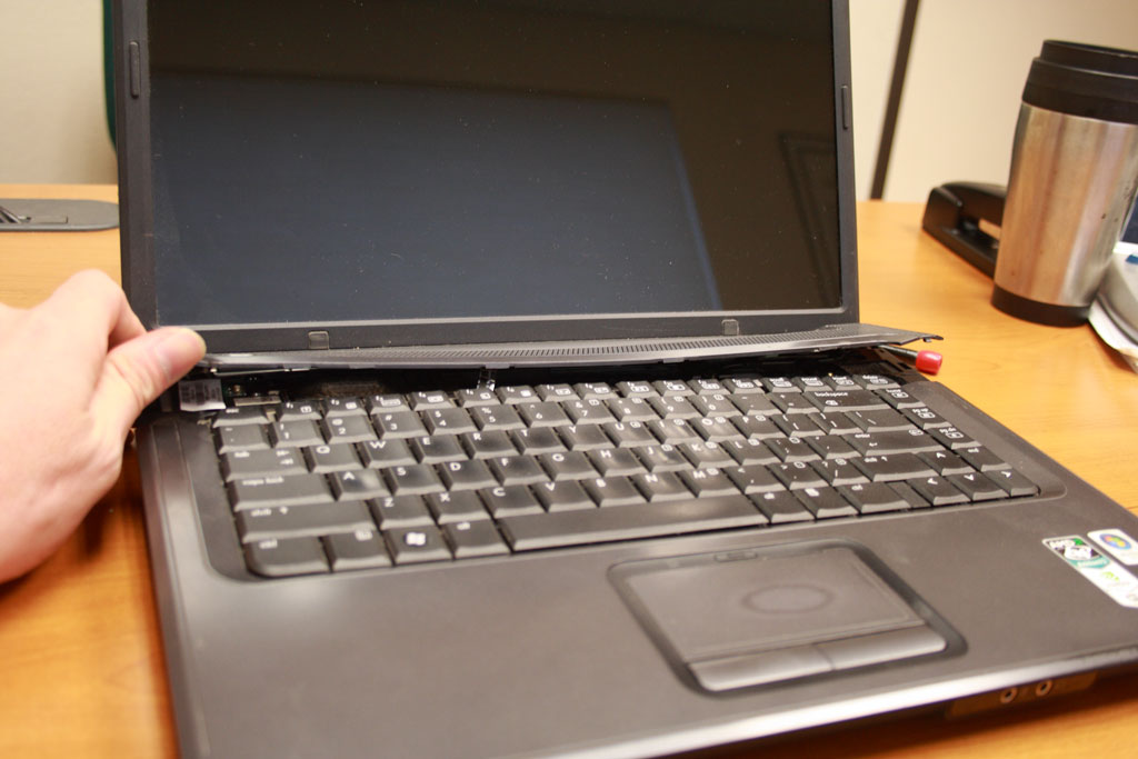 Compaq F700 series Disassemble Tear-down How To Part 2 ~ CE's Geekbook