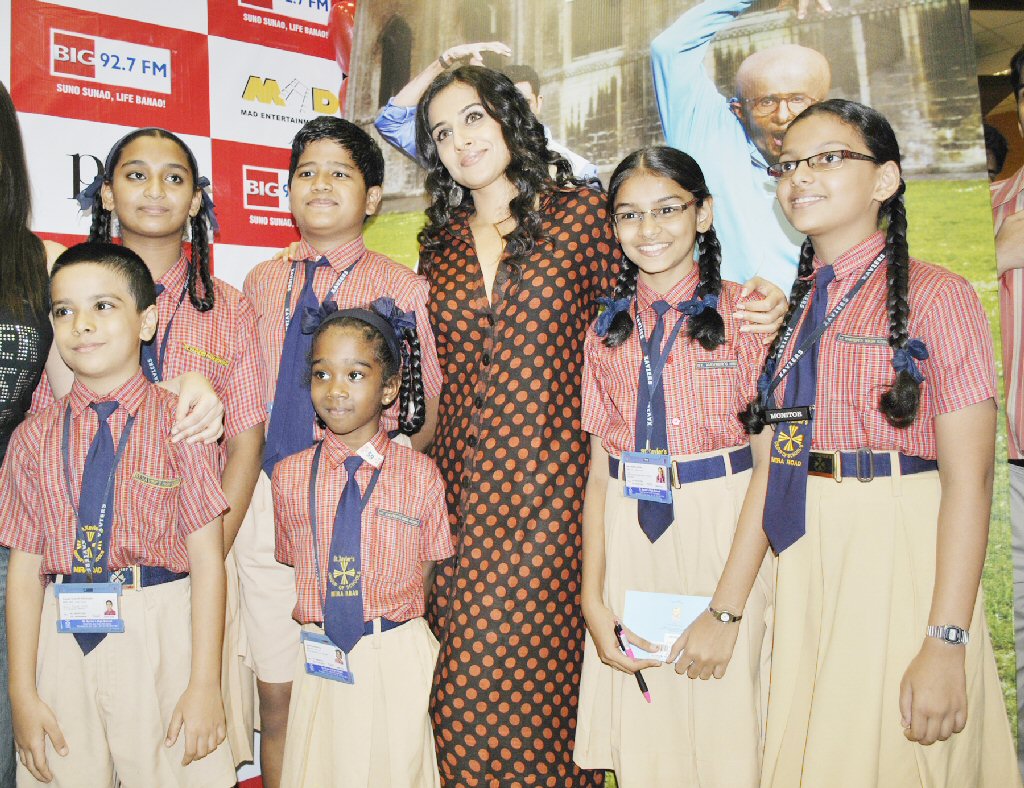 Bollywood Hollywood Celebrity Photos: Vidya Balan promotes Paa Children ...