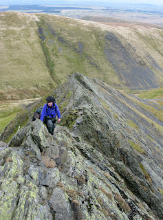 www.mountainguides.co.uk: SHARP EDGE BLENCATHRA