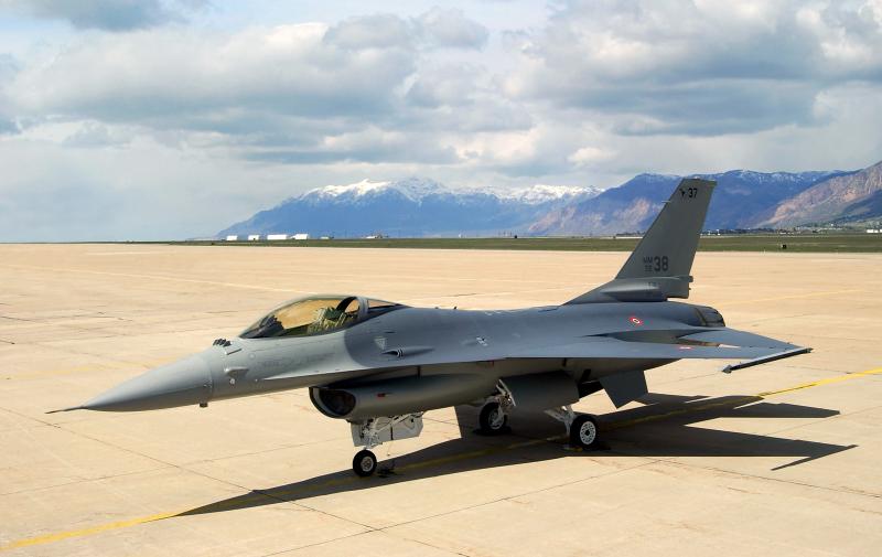 Chile comienza a recibir los F-16 - Piedra OnLine