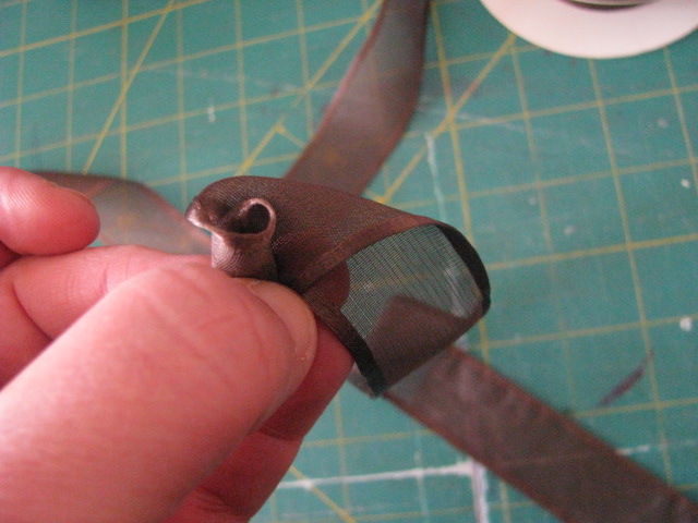 Lydias Treasures: FOLDED RIBBON ROSE TUTORIAL