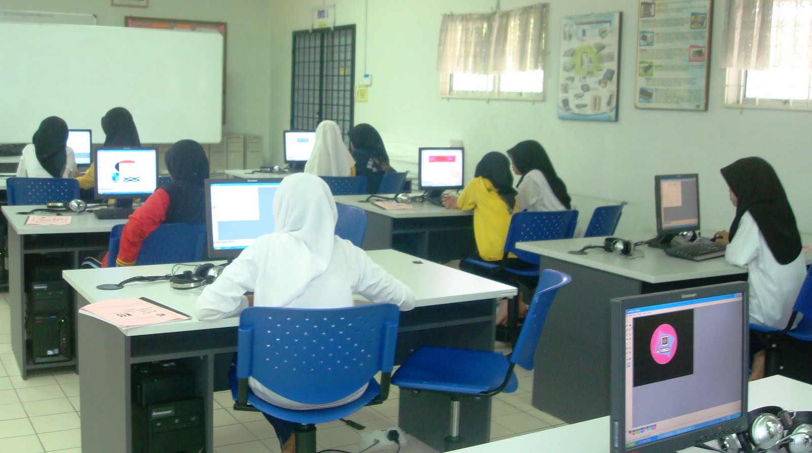 GAMBAR AKTIVITI KOKURIKULUM SEMESCO: AKTIVITI PERSATUAN DAN PERMAINAN