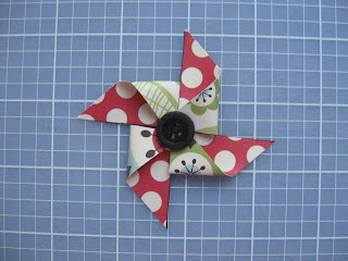 Scrappy Days: Tuesday's Tips & Techniques: Pinwheels