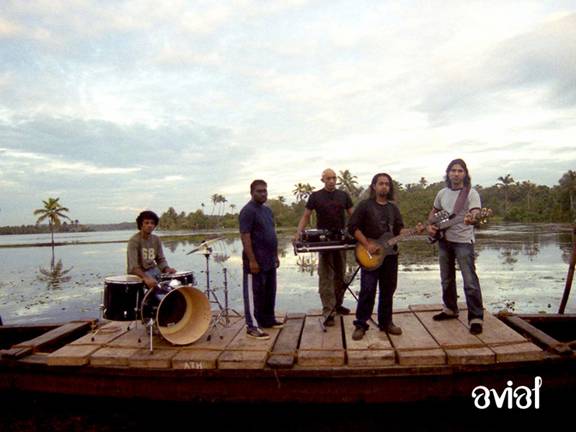 Muse Over Music: Karaukara Kaarmugil - Avial