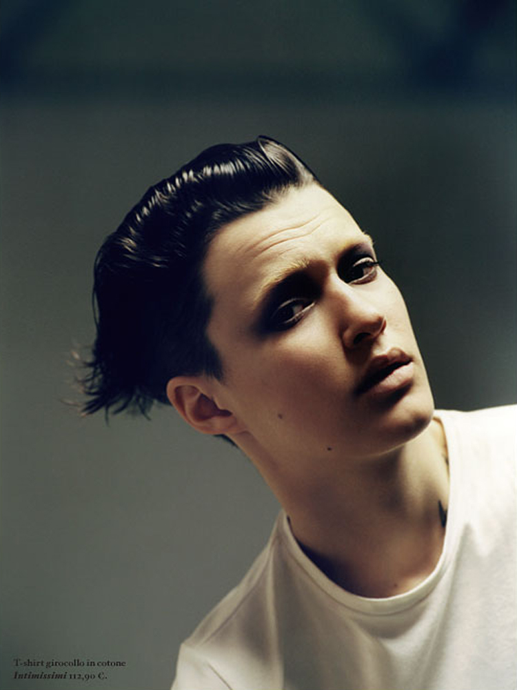 Fashion Puzzle: AGATHE MOUGIN | IO SFIORO - IO DONNA IT - 05/2010