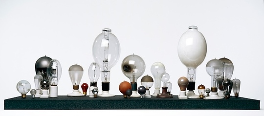 Design. Thoughts. Life.: History of the light bulb. Creative photo sets.