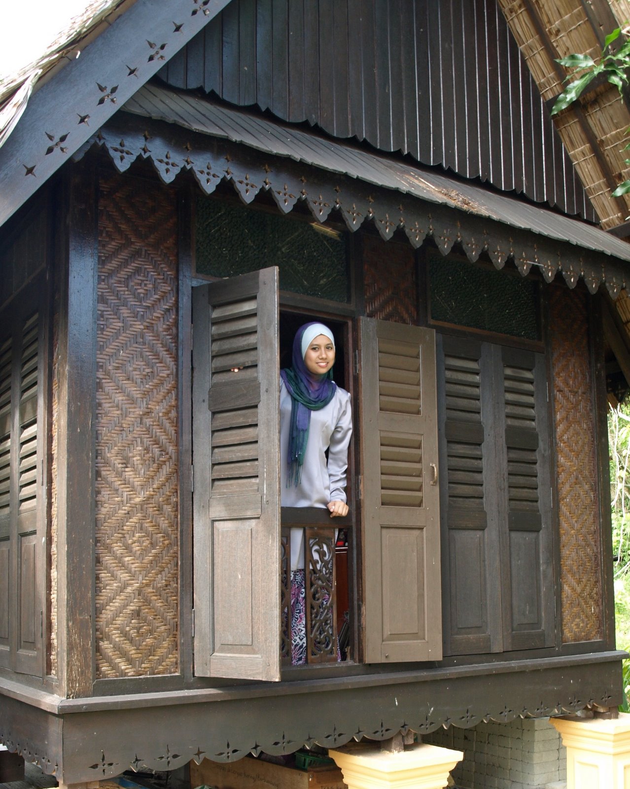 TERATAK SENJA: Dinding Buluh