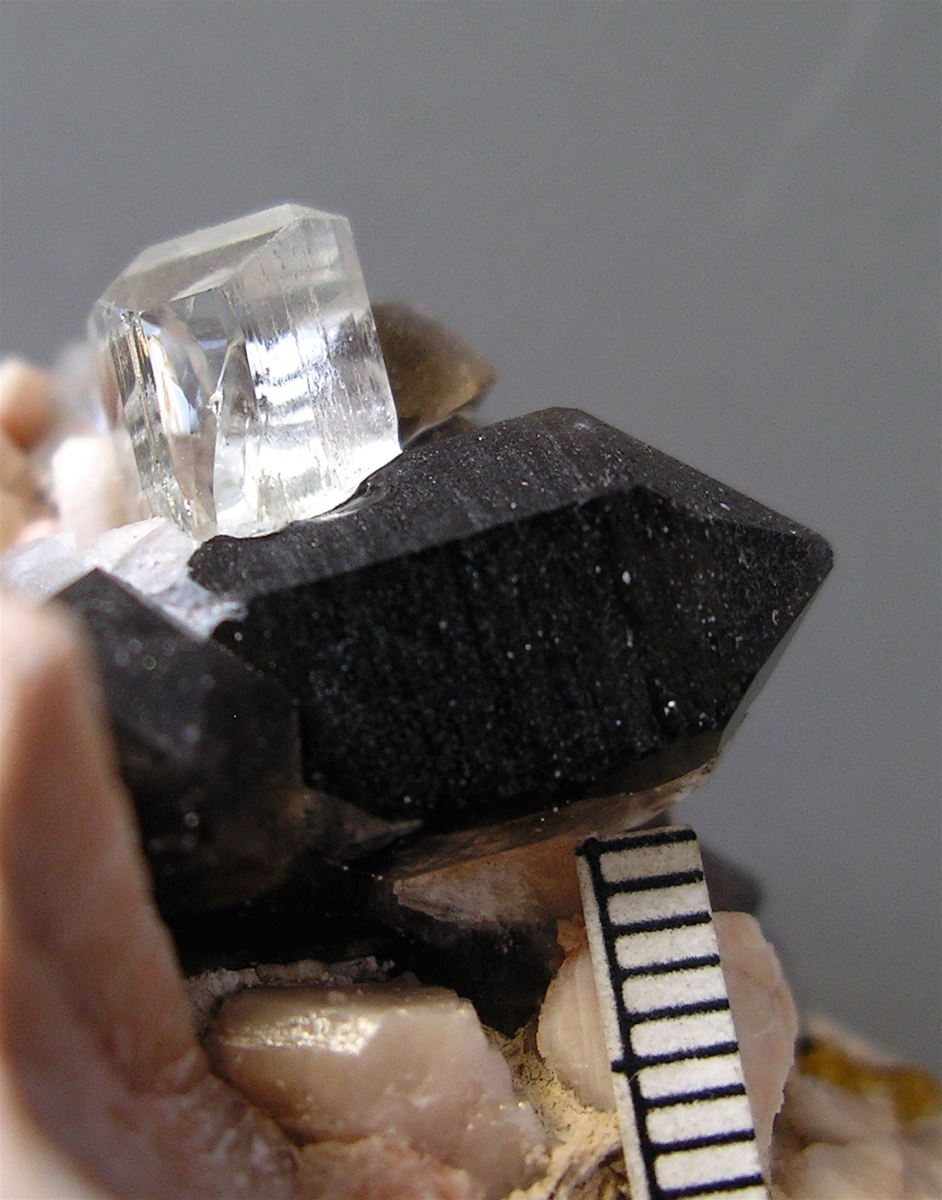 Colorado Earth Science: Topaz Crystals from the Petra Placer, Tarryall ...