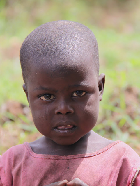 Jose Pavis at Rugerero, Rwanda: People’s faces