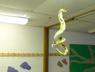 Free Bible School Materials: Decoration Photos: Following the Footsteps ...