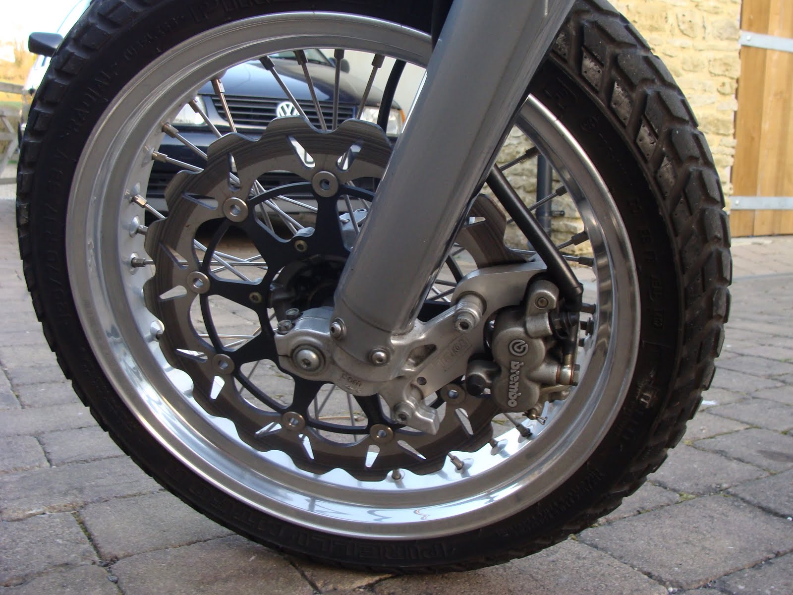 Mr Motor Tweeter: ROAD TEST: 2001 CCM 604E DS