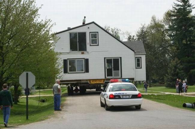 STRANGE FACTS WORLD WIDE; AMAZING FACTS; WORLD WIDE;: SHIFTING HOUSE ...